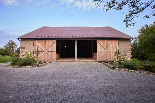 The Fieldstone Barn - The Wedding Ring